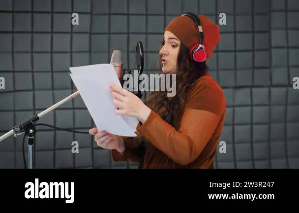 Cartoon voice studio Stock Videos & Footage - HD and 4K Video Clips - Alamy