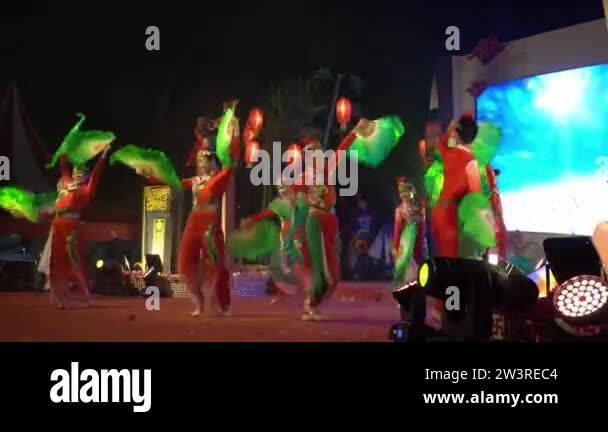 Dance with fan Stock Videos & Footage - HD and 4K Video Clips - Alamy