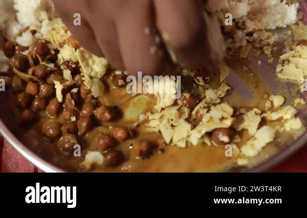Rice Puttu and spicy Kadala curry, Pittu popular Kerala breakfast food ...