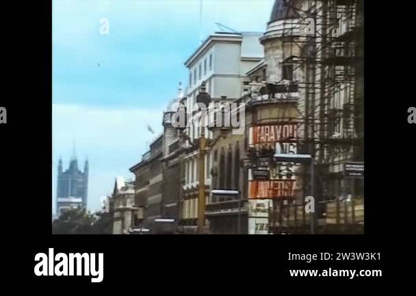 LONDON, UK 9 JUNE 1975: Streets of London in daily life taken up in the ...