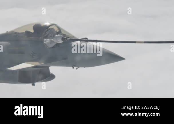 Flight refueling raf Stock Videos & Footage - HD and 4K Video Clips - Alamy