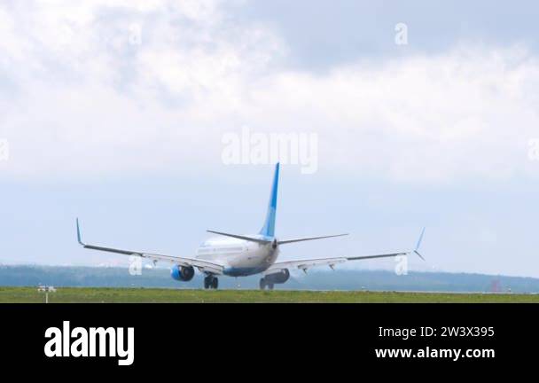 Boeing 373 Stock Videos & Footage - HD and 4K Video Clips - Alamy