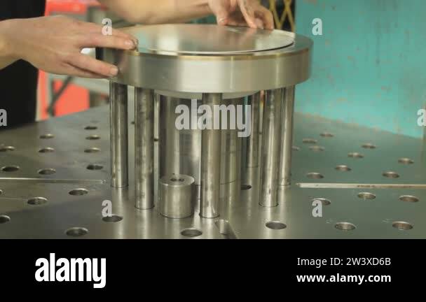 Sheet metal forming Stock Videos & Footage - HD and 4K Video Clips - Alamy