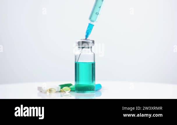 Glass vial injection Stock Videos & Footage - HD and 4K Video Clips - Alamy