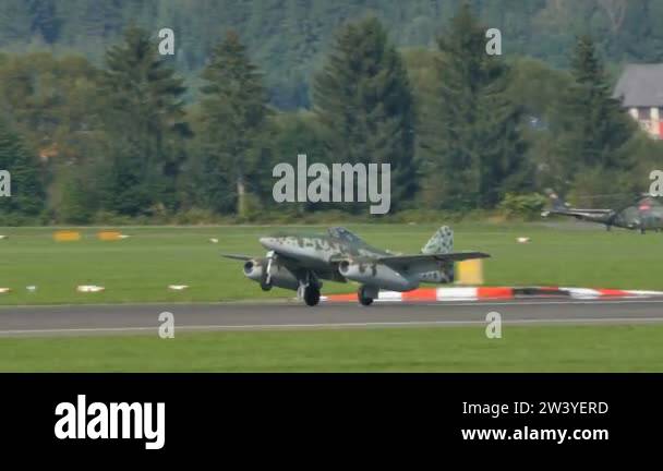 Messerschmitt Me 262Schwalbe World War II german nazist jet combat ...