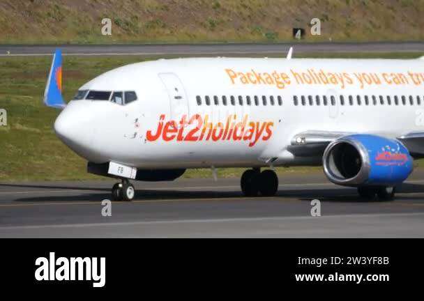 Passenger Aircraft Boeing B737 by Jet Time Airlines at Madeira LPMA ...
