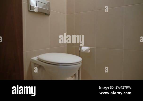Toilet closed Stock Videos & Footage - HD and 4K Video Clips - Alamy