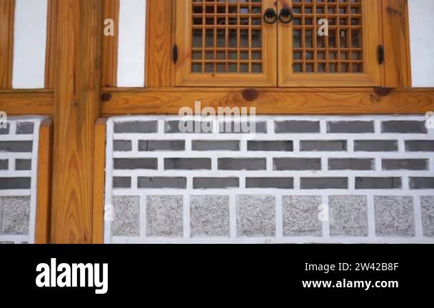 Traditional korean house Hanok in downtown old city of Seoul details of ...