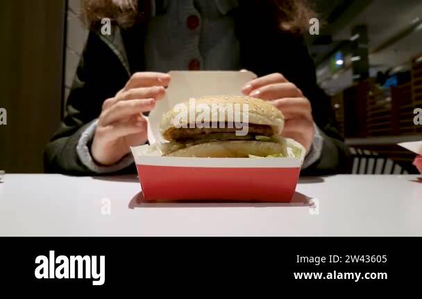 Mcdonalds big mac burger box Stock Videos & Footage - HD and 4K Video Clips - Alamy