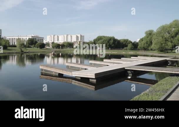 Floating platforms Stock Videos & Footage - HD and 4K Video Clips - Alamy