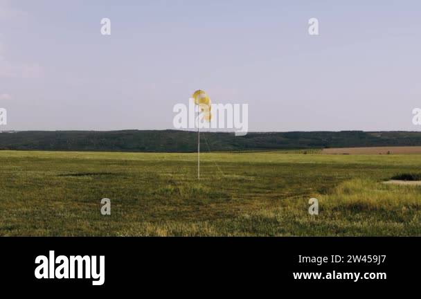 Installation with which the wind direction is measured located near an ...