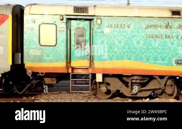 Ac locomotive Stock Videos & Footage - HD and 4K Video Clips - Alamy