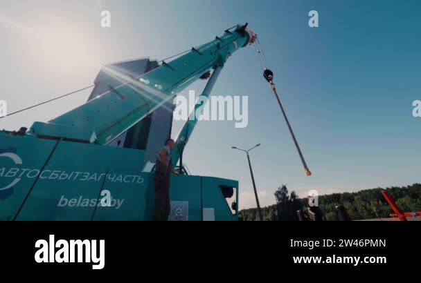 Crane load lift prepare work Stock Videos & Footage - HD and 4K Video ...