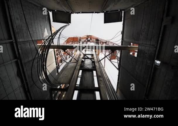 Top Drive System TDS and Derrick of Oil Drilling Rig Stock Video ...