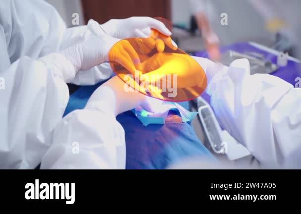 Dental procedure teamwork Stock Videos & Footage - HD and 4K Video Clips - Alamy