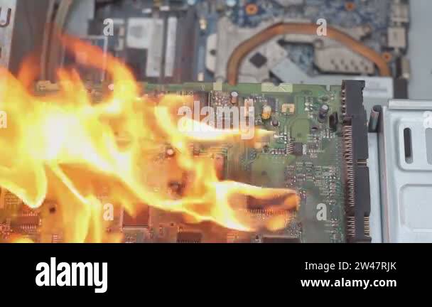 Fire of the computer and computer board in the apartment, faulty wiring ...