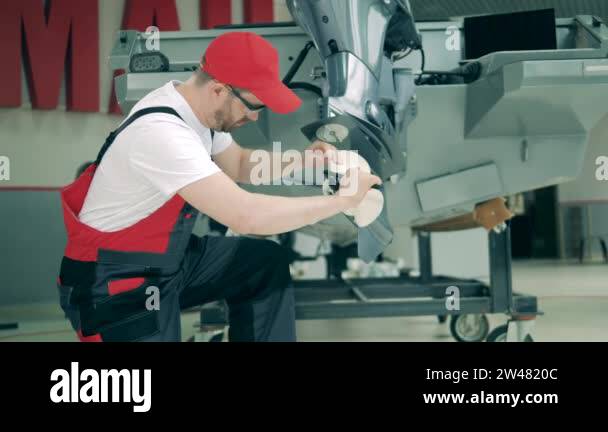 Repairing a ship Stock Videos & Footage - HD and 4K Video Clips - Alamy