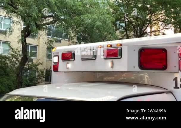 Red and white ambulance lights Stock Videos & Footage - HD and 4K Video ...