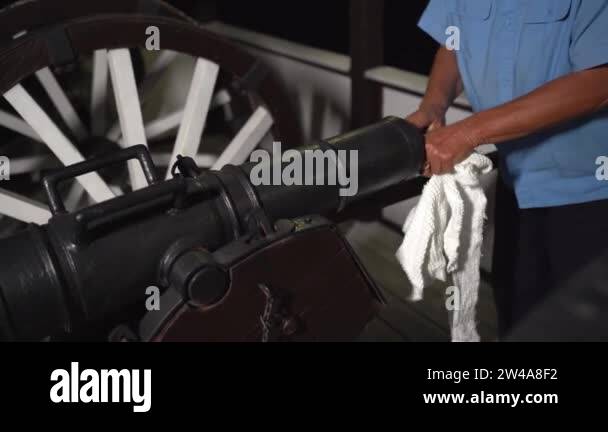 Cannon loading Stock Videos & Footage - HD and 4K Video Clips - Alamy