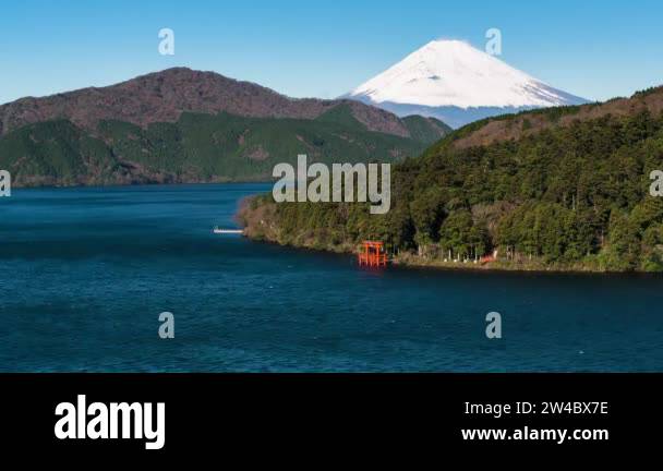 Lake Ashinoko with Mount Fuji behind, Fuji-Hakone-Izu National Park ...