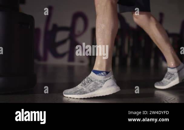 Legs moving Stock Videos & Footage - HD and 4K Video Clips - Alamy