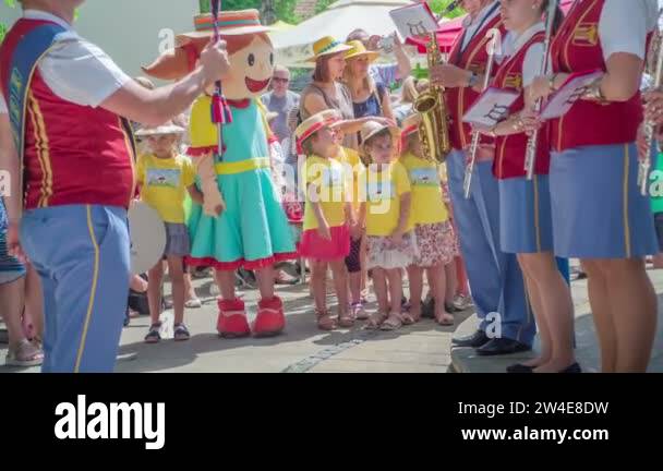 Band straw Stock Videos & Footage - HD and 4K Video Clips - Alamy