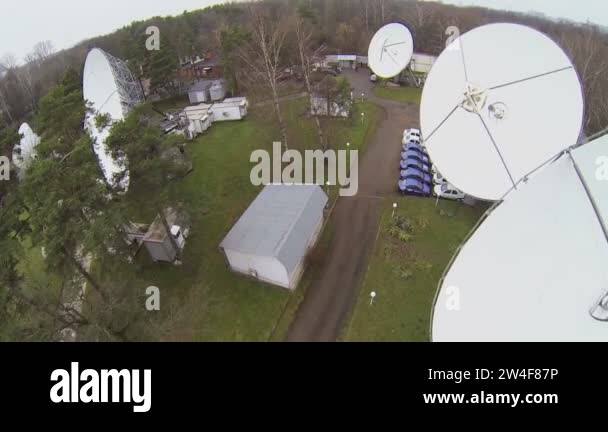 Parabolic antennas Stock Videos & Footage - HD and 4K Video Clips - Alamy