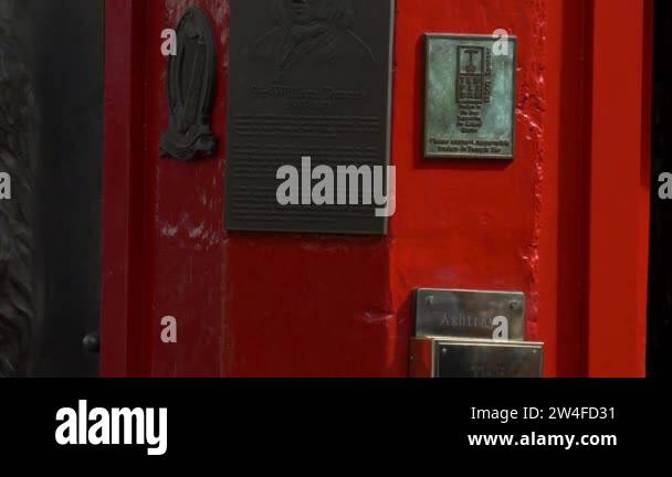 Plaque plaques Stock Videos & Footage - HD and 4K Video Clips - Alamy