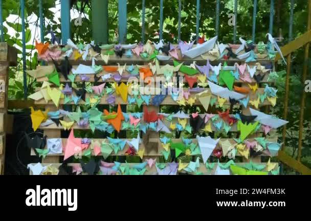 Paper cranes hiroshima Stock Videos & Footage - HD and 4K Video Clips ...