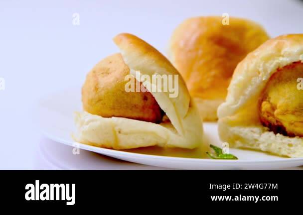Vada pav indian Stock Videos & Footage - HD and 4K Video Clips - Alamy