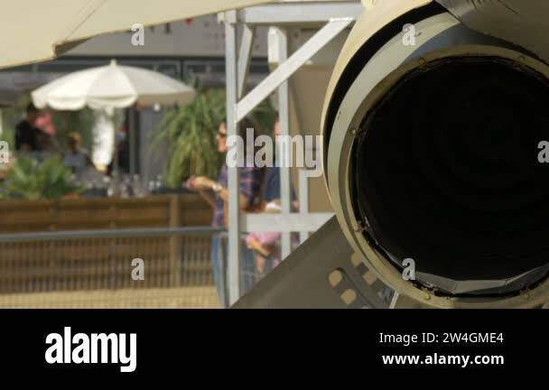 Jet engine engines Stock Videos & Footage - HD and 4K Video Clips - Alamy