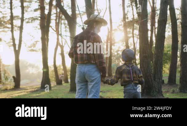 Angler fish light Stock Videos & Footage - HD and 4K Video Clips - Alamy