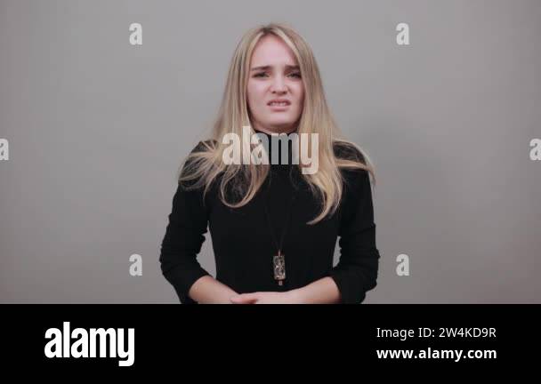 Woman midriff Stock Videos & Footage - HD and 4K Video Clips - Alamy