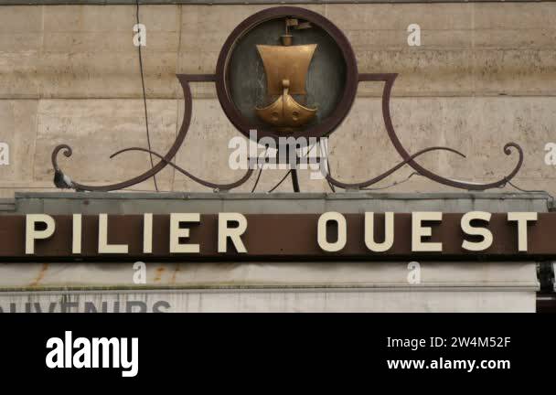 Pillar sign Stock Videos & Footage - HD and 4K Video Clips - Alamy