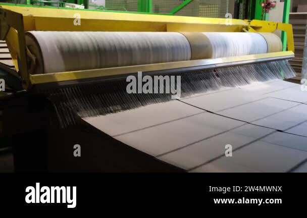 Enterprise for the production of cardboard containers . Conveyor line ...