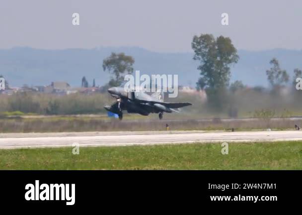 Twin engine fighter jet Stock Videos & Footage - HD and 4K Video Clips ...