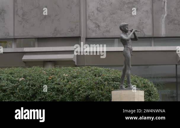 Pipe statue Stock Videos & Footage - HD and 4K Video Clips - Alamy