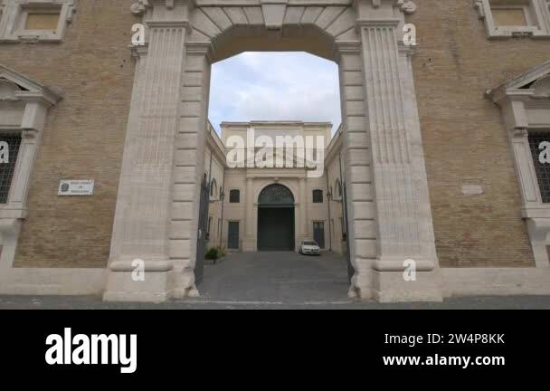 Porta gate Stock Videos & Footage - HD and 4K Video Clips - Alamy