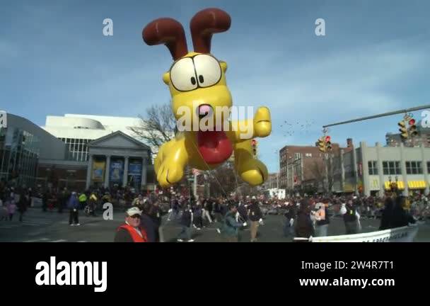 Giant parade balloons Stock Videos & Footage - HD and 4K Video Clips ...
