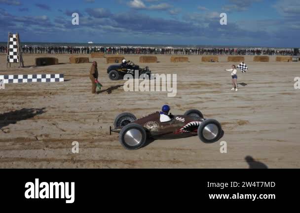 Beach races Stock Videos & Footage - HD and 4K Video Clips - Alamy