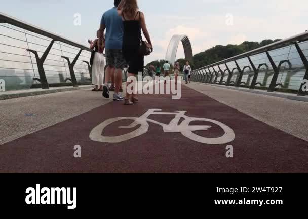 Cycle walk sign Stock Videos & Footage - HD and 4K Video Clips - Alamy
