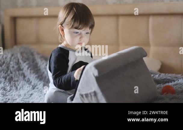 Rapid development of children. Mastering smartphones and tablets by young children. Quickly ...