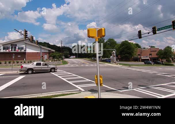 4 way traffic signal Stock Videos & Footage - HD and 4K Video Clips - Alamy