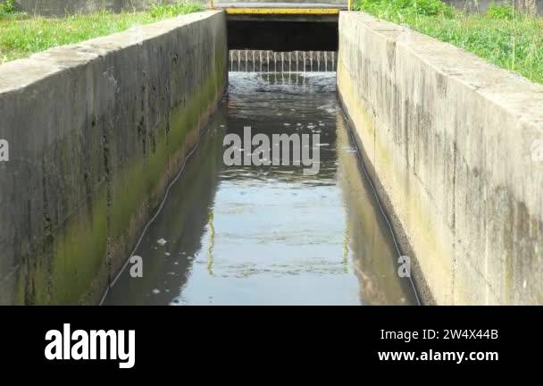 Concrete supply channel for the second stage of sedimentation of ...