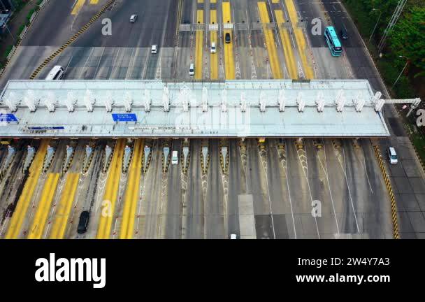 Expressway lane Stock Videos & Footage - HD and 4K Video Clips - Alamy