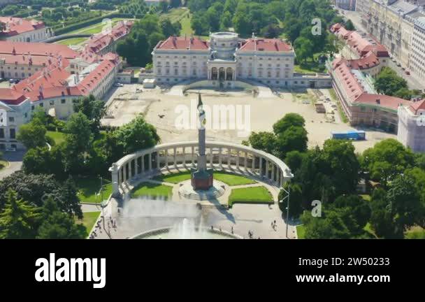 Dolly zoom. Vienna Austria Monument to Soviet soldiers EN:ETERNAL GLORY ...