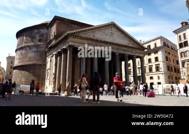 EUROPE, ROME, ITALY - June 2021 : Time lapse of famous Pantheon ...