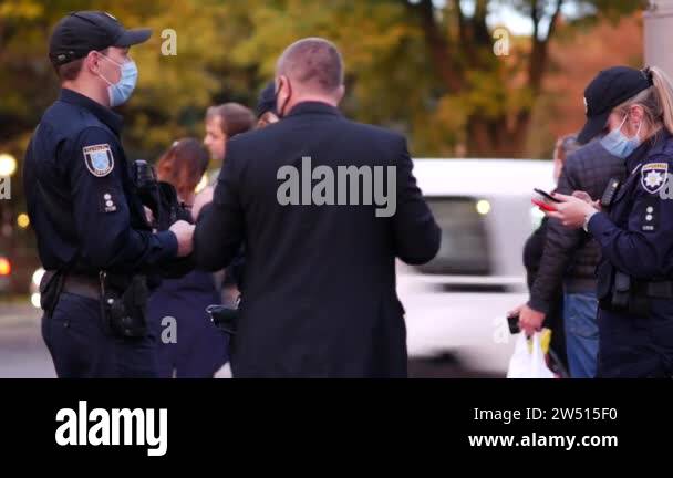 Police officers talk people Stock Videos & Footage - HD and 4K Video ...