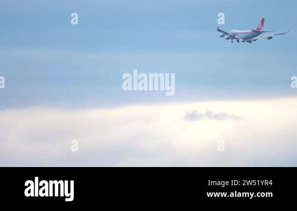 Airfreighter Boeing 747 final approach Stock Video Footage - Alamy
