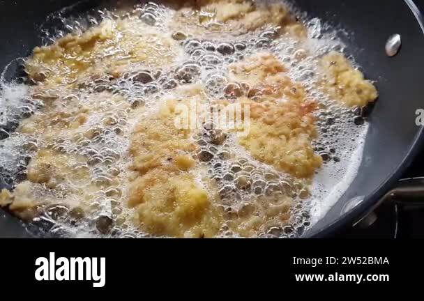 Wiener schnitzels Stock Videos & Footage - HD and 4K Video Clips - Alamy